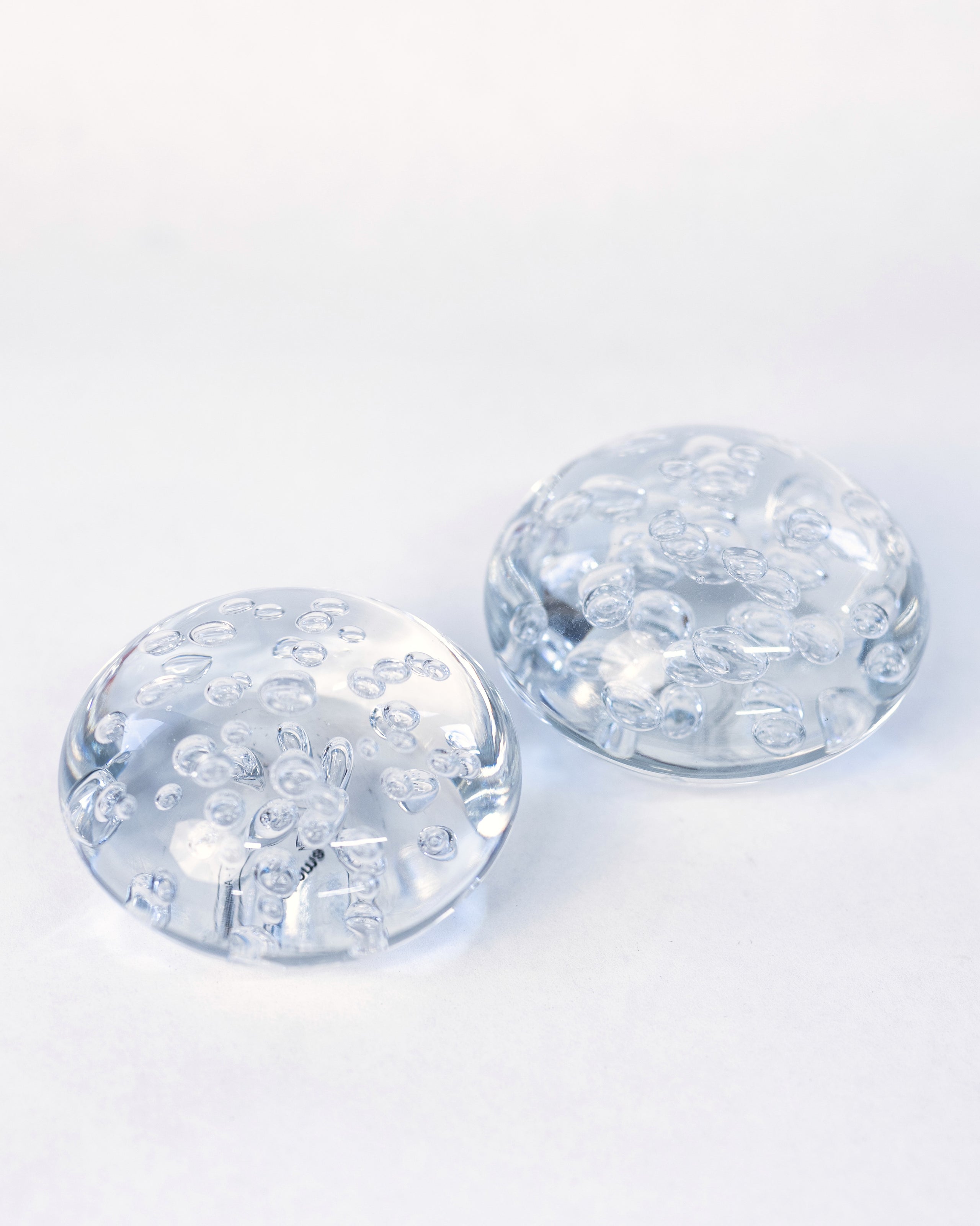 Glass Round Paperweight with Bubbles – Petersham Nurseries