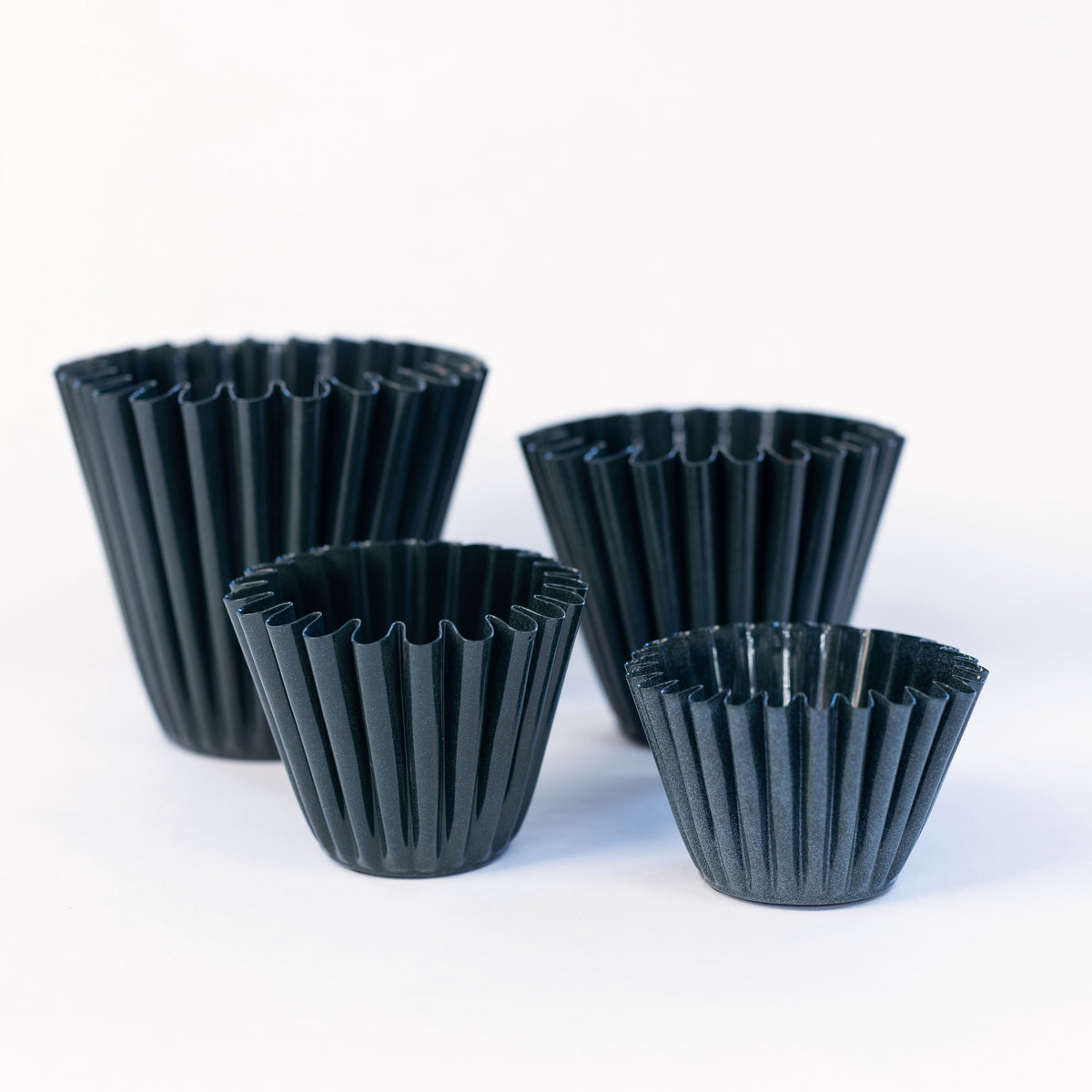 Metal Fluted Ronja Pots in Dark Green - 4 sizes – Petersham Nurseries