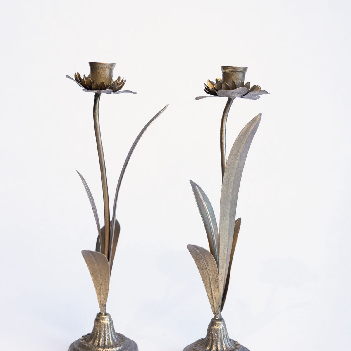Metal Flower Candlestick in Antiqued Gold – Petersham Nurseries